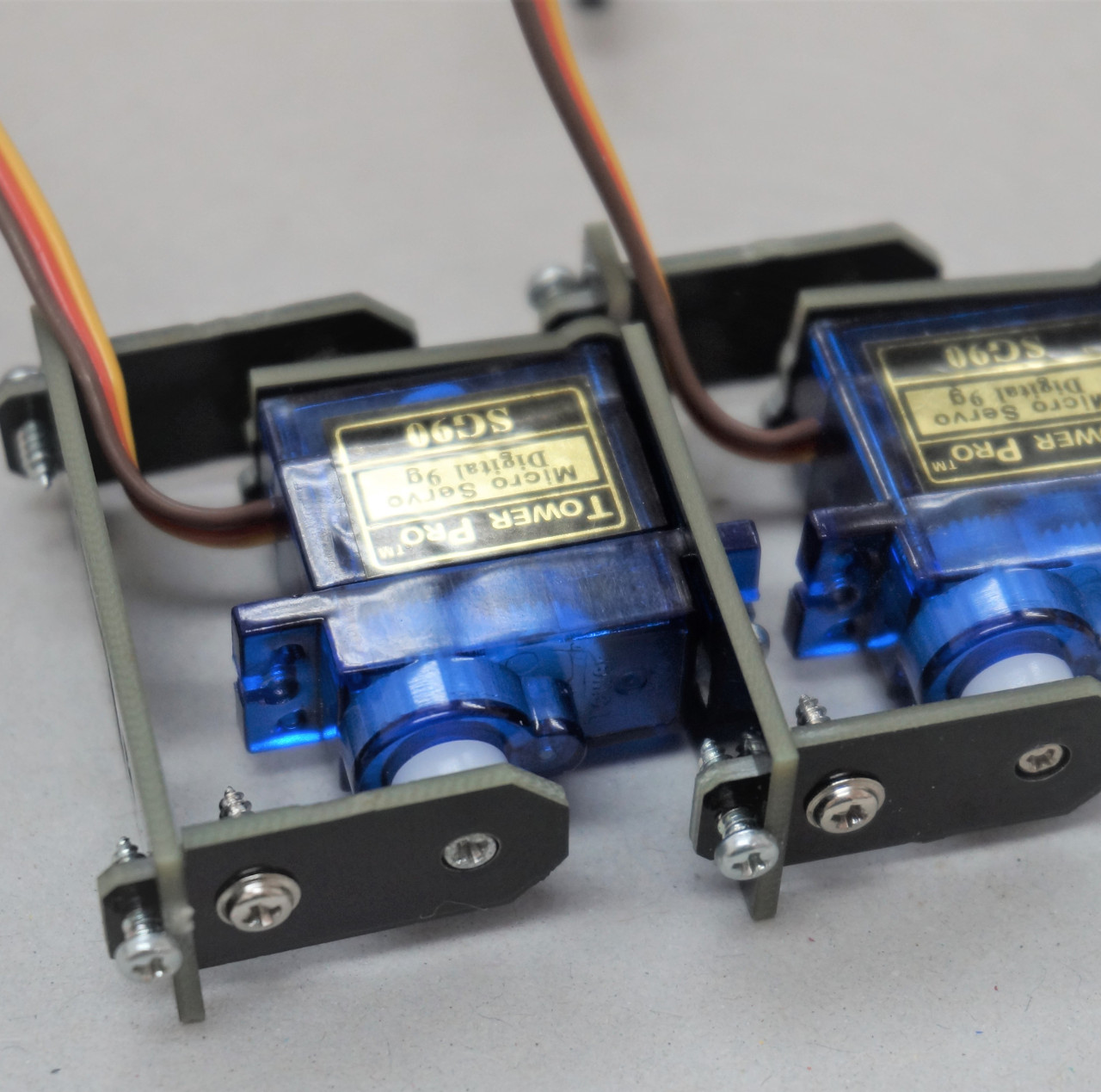 サーボブラケット組み立て手順 | Meuse Robotics